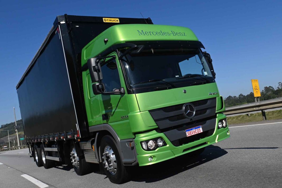 Mercedes-Benz Atego 3033 8x2 - Logística com privilégios - Roda Rio
